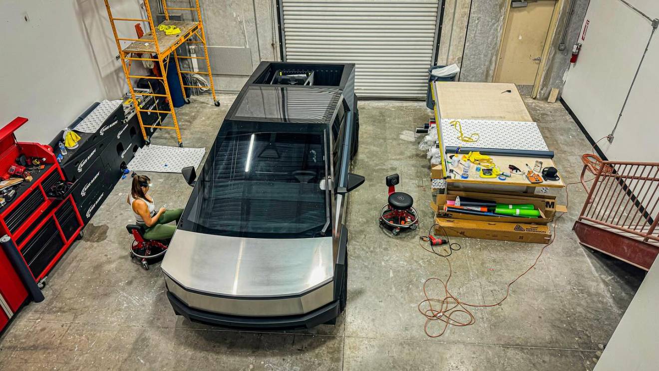 Cybertruck Wraps – CRD Wraps